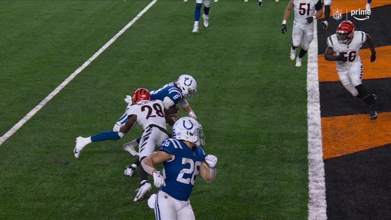 Indianapolis Colts quarterback Jason Bean's goal-line reach proves ...