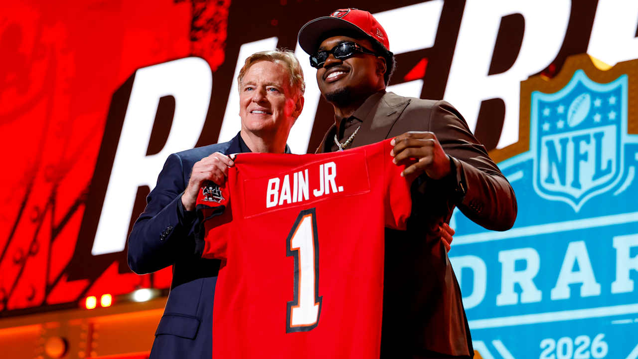 Buccaneers asst. coach Larry Foote sets high hopes for Rueben Bain: 'He ...