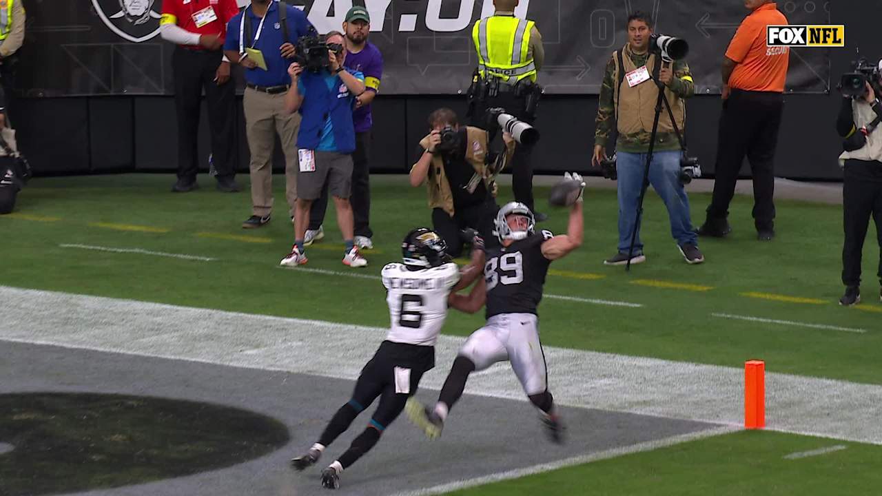 Best plays from Las Vegas Raiders tight end Brock Bowers' 127-yard, 3-touchdown game vs ...