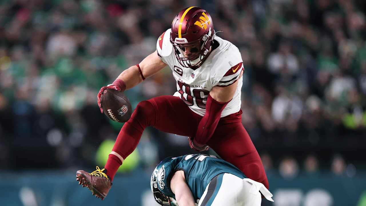TE Zach Ertz 'not retiring,' hoping to return with Commanders next season