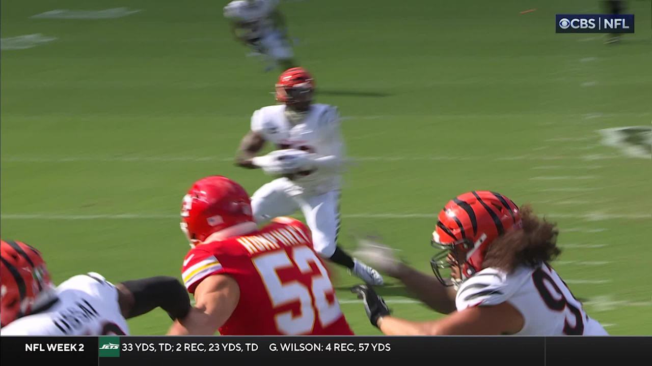 Kansas City Chiefs quarterback Patrick Mahomes' second interception of ...