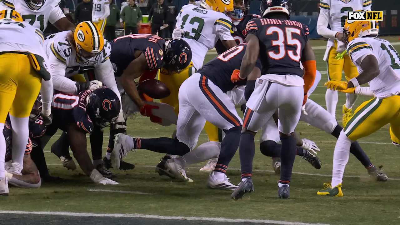 Chicago Bears cornerback Nahshon Wright forces pivotal fumble on Green ...