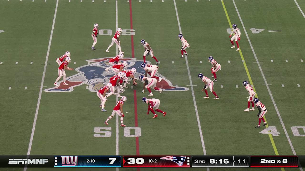 New England Patriots quarterback Drake Maye's 9-yard pass pinpoints a ...