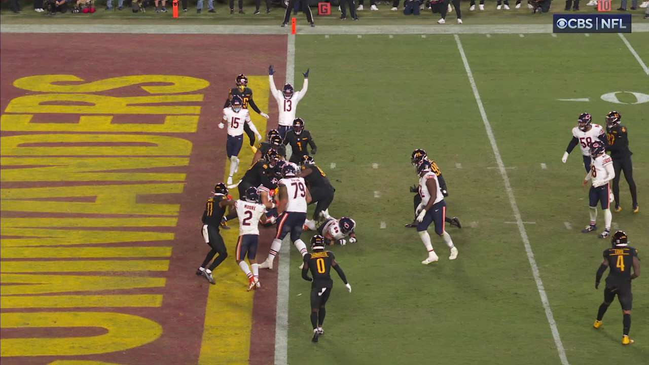 Chicago Bears quarterback Caleb Williams flips pass to tight end Cole ...