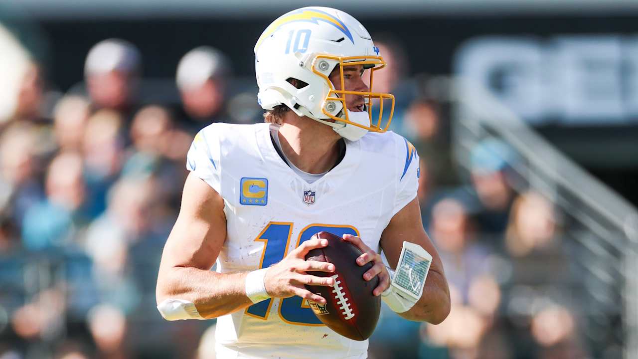 Chargers 'optimistic' QB Justin Herbert (left hand) could play Monday ...