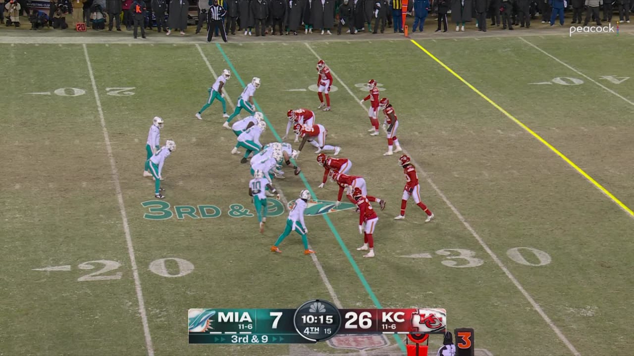 Miami Dolphins quarterback Tua Tagovailoa lofts 19-yard pass to wide ...