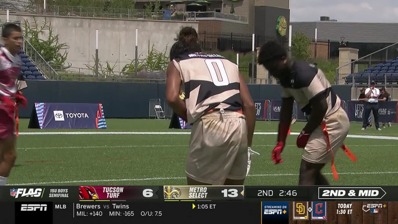 Metro Select receiver Daniel Berry dives for first-down catch