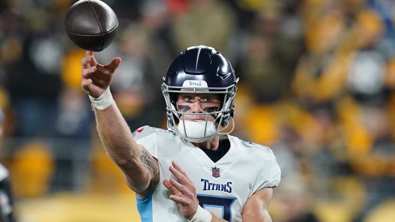 Tennessee Titans rookie quarterback Will Levis and Titans wide receiver ...