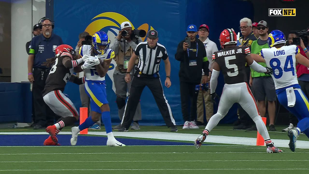 Los Angeles Rams quarterback Matthew Stafford's 7-yard touchdown laser ...