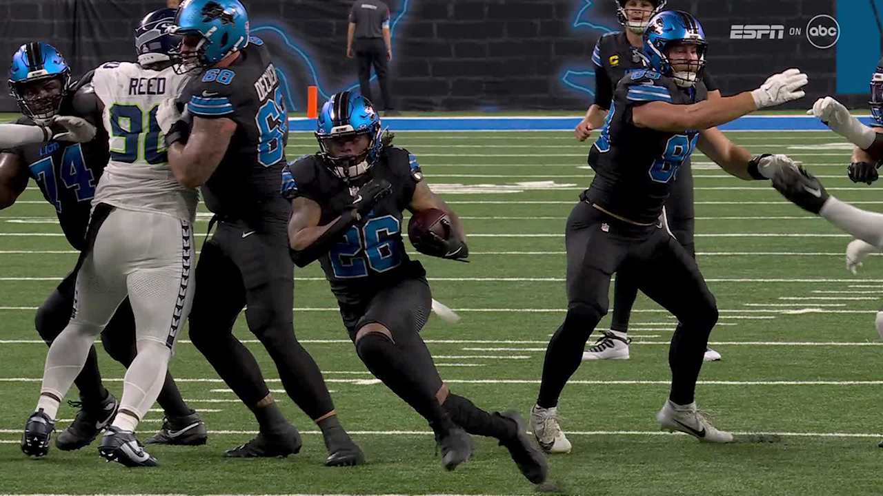 Detroit Lions running back Jahmyr Gibbs' 20-yard rush gets Lions on ...