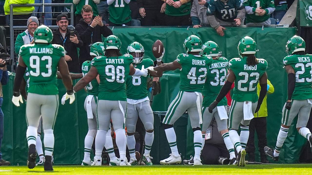 Eagles clinch NFC East with win over Cowboys