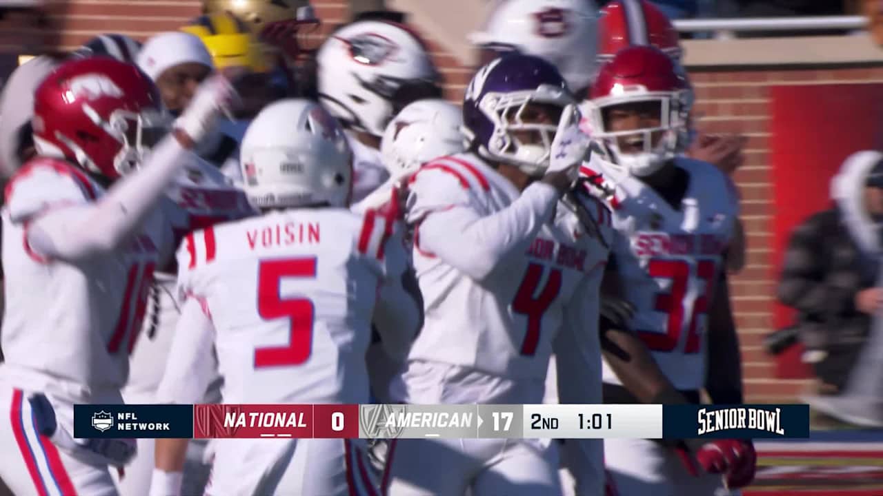 Northwestern cornerback Fred Davis II intercepts Baylor quarterback ...