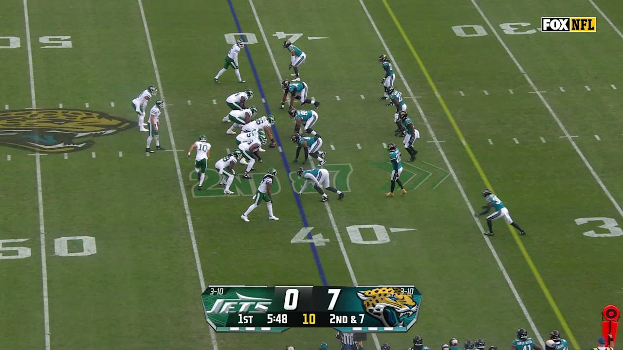 New York Jets quarterback Aaron Rodgers zips sideline pass to wide ...