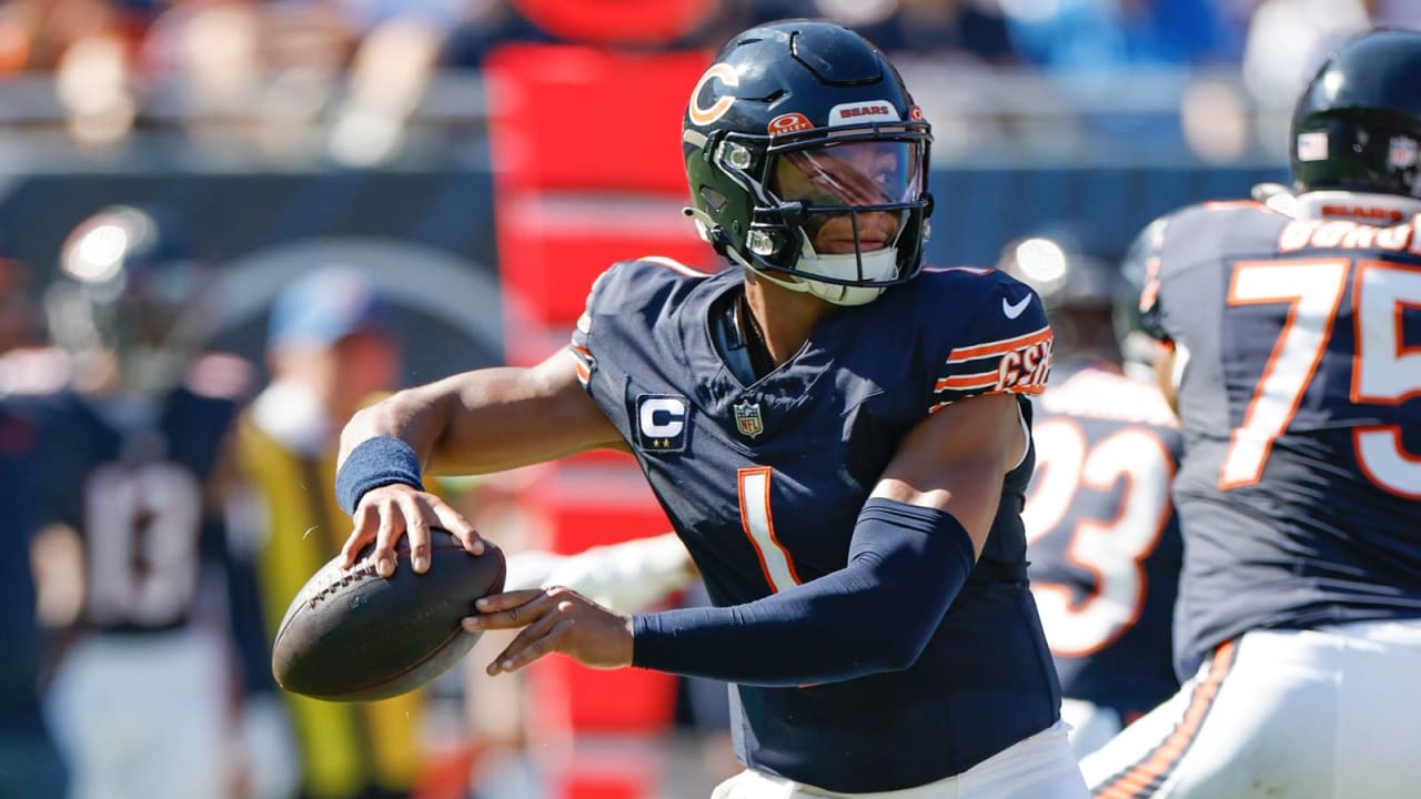 Bears QB Justin Fields (right thumb) expected to start vs. Lions