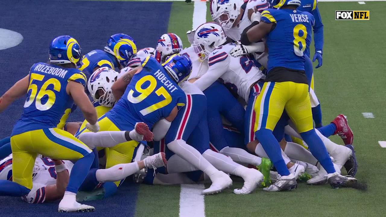 Buffalo Bills quarterback Josh Allen barges into end zone for rushing touchdown on QB sneak