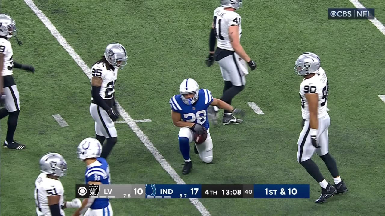 Indianapolis Colts running back Jonathan Taylor pounds up the middle ...