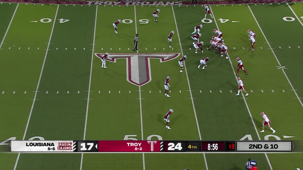 Louisiana Ragin' Cajuns tight end Terrance Carter races into the end ...