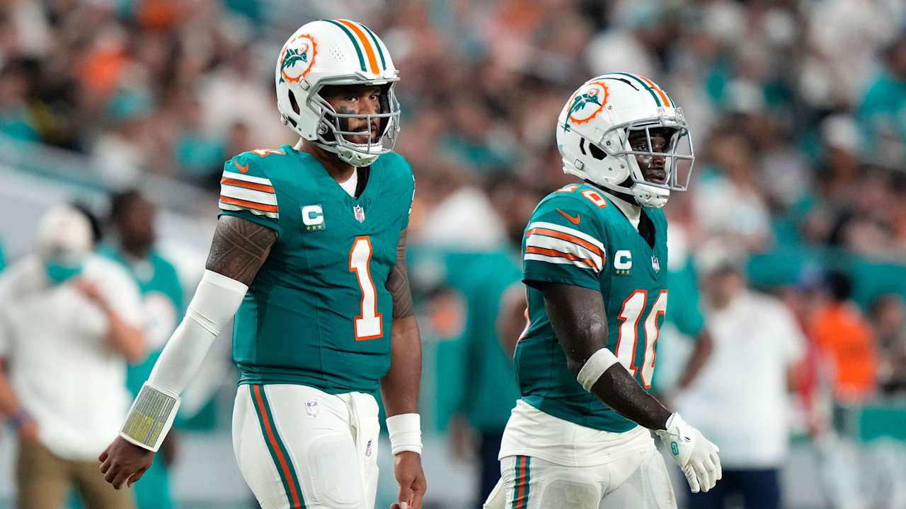 Tyreek Hill wants to remain with Dolphins, issues 'public apology' to Tua Tagovailoa