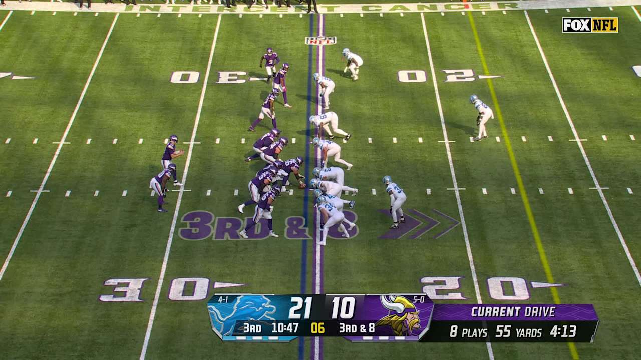 Minnesota Vikings quarterback Sam Darnold dots wide receiver Justin ...