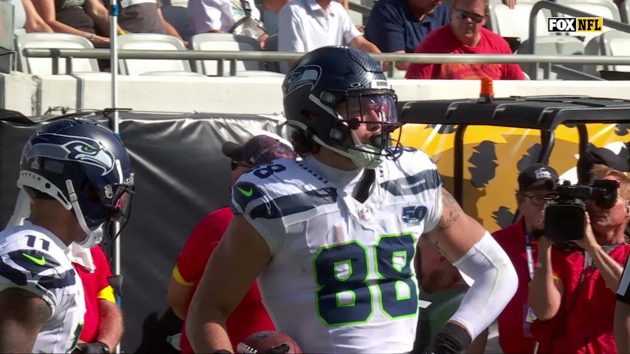 Can't-Miss Play: 61-yard gain! Seattle Seahawks quarterback Sam Darnold ...