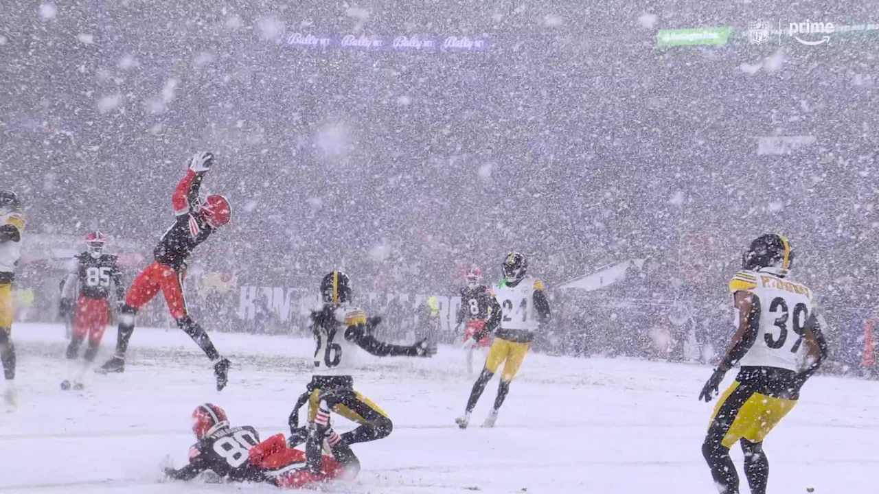 Cleveland Browns quarterback Jameis Winston drops a 26-yard snowflake ...