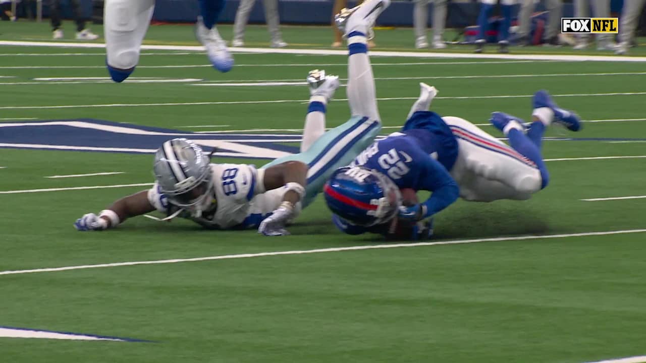 New York Giants cornerback Andru Phillips lays out in front of Cowboys ...