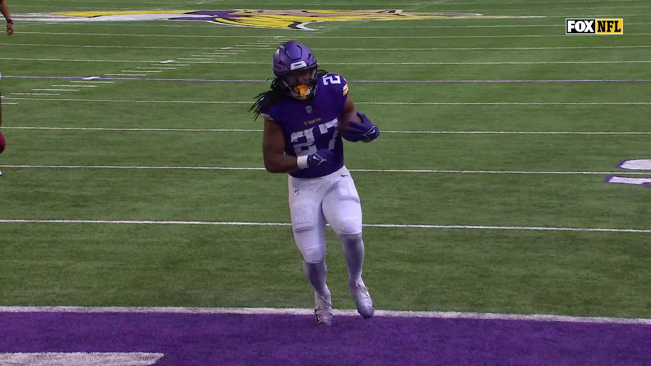 Minnesota Vikings running back Jordan Mason speeds around everyone for ...