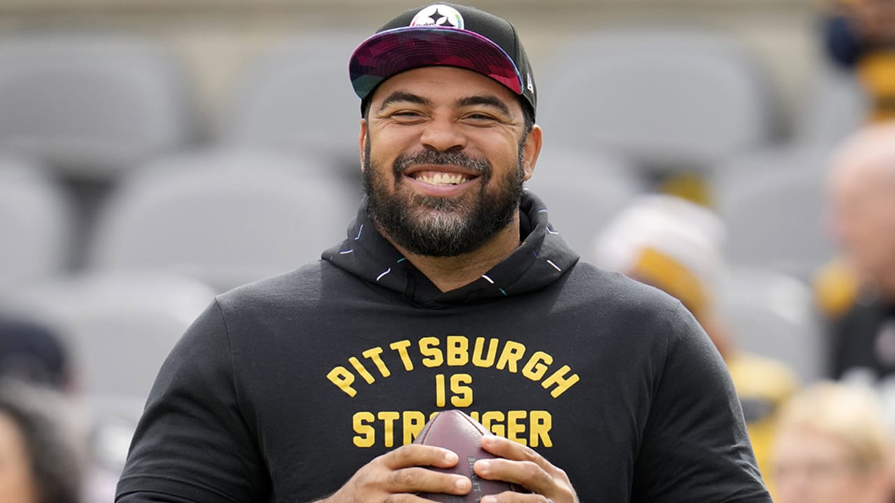 Prince Harry at the 2024 NFL Honors | Lipstick Alley