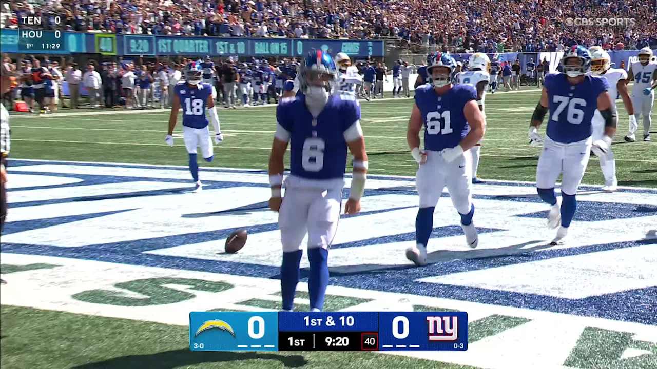 New York Giants rookie quarterback Jaxson Dart's best plays from two touchdown debut vs. Los ...