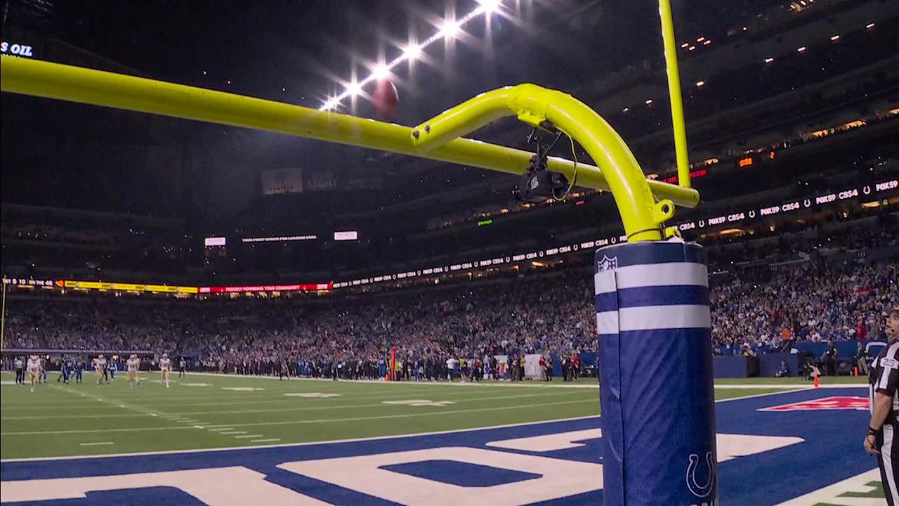 Major doink alert! San Francisco 49ers kicker Eddy Piñeiro's fist ...