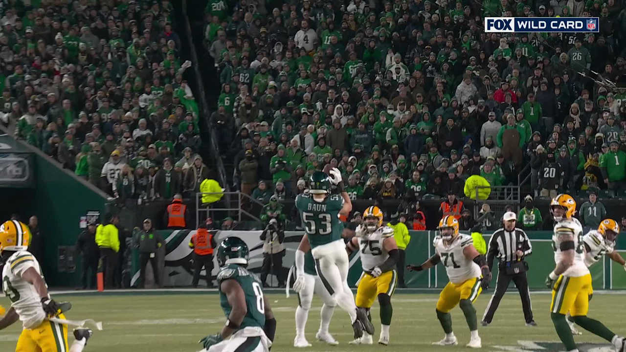 Philadelphia Eagles linebacker Zack Baun intercepts Green Bay Packers ...