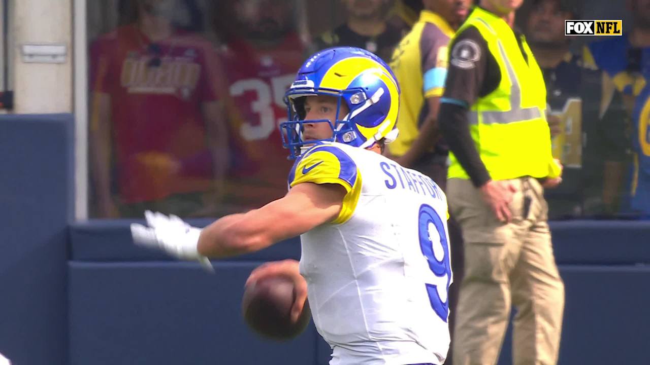 Los Angeles Rams quarterback Matthew Stafford zips 32-yard pass to Rams ...