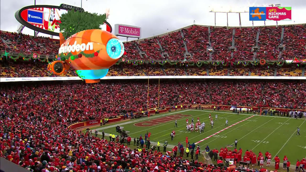 Nickelodeon blimp picks up Kansas City Chiefs head coach Andy Reid ...