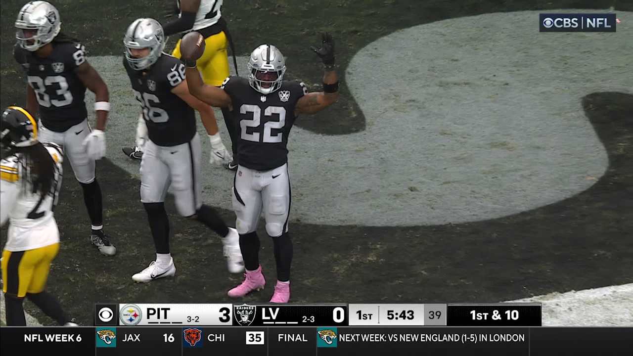 Las Vegas Raiders running back Alexander Mattison's 19-yard catch and ...