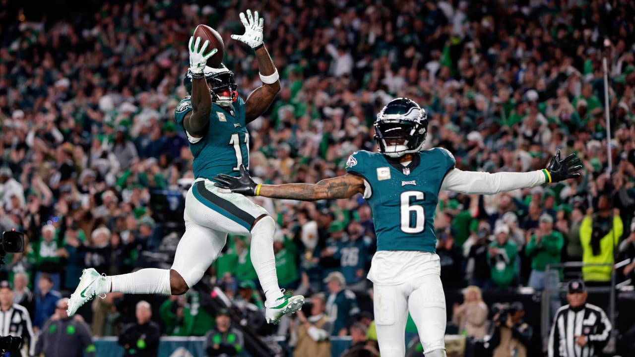 Eagles WR DeVonta Smith on playing with A.J. Brown: It's good to have ... Eagles WR DeVonta Smith on playing with A.J. Brown: It's good to have ...