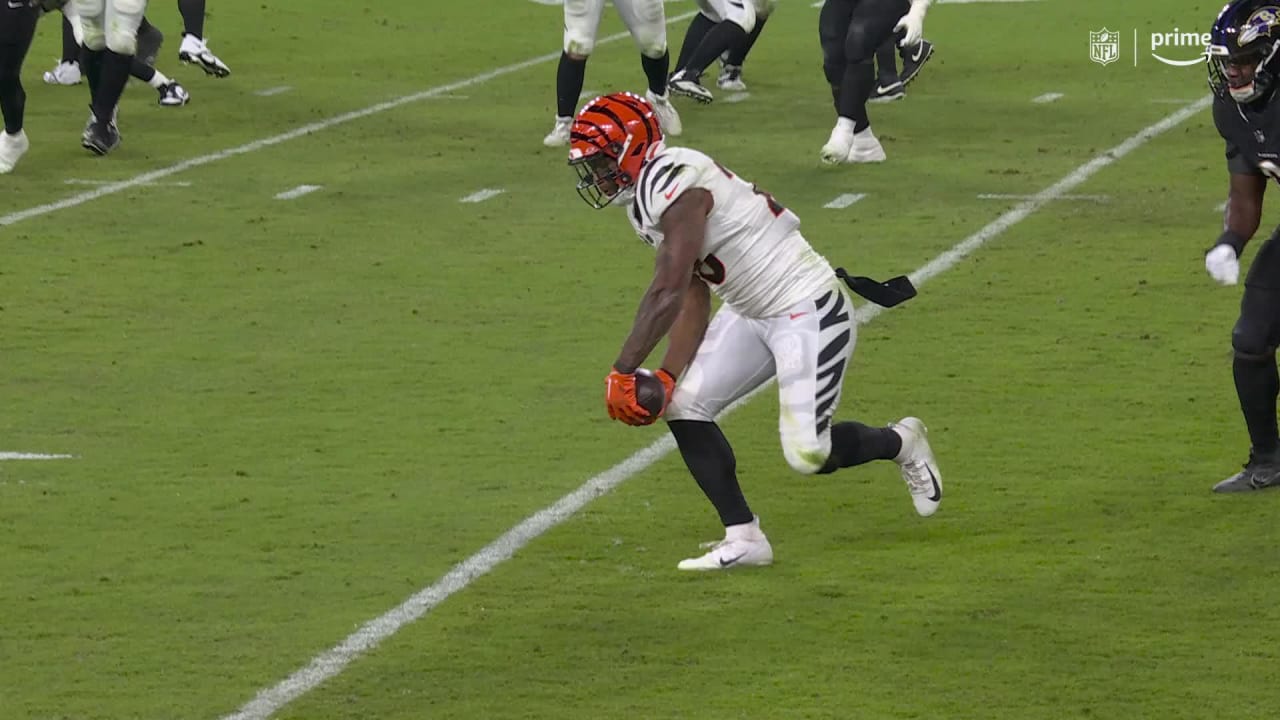 Cincinnati Bengals running back Joe Mixon's slick fingertip grab nets ...
