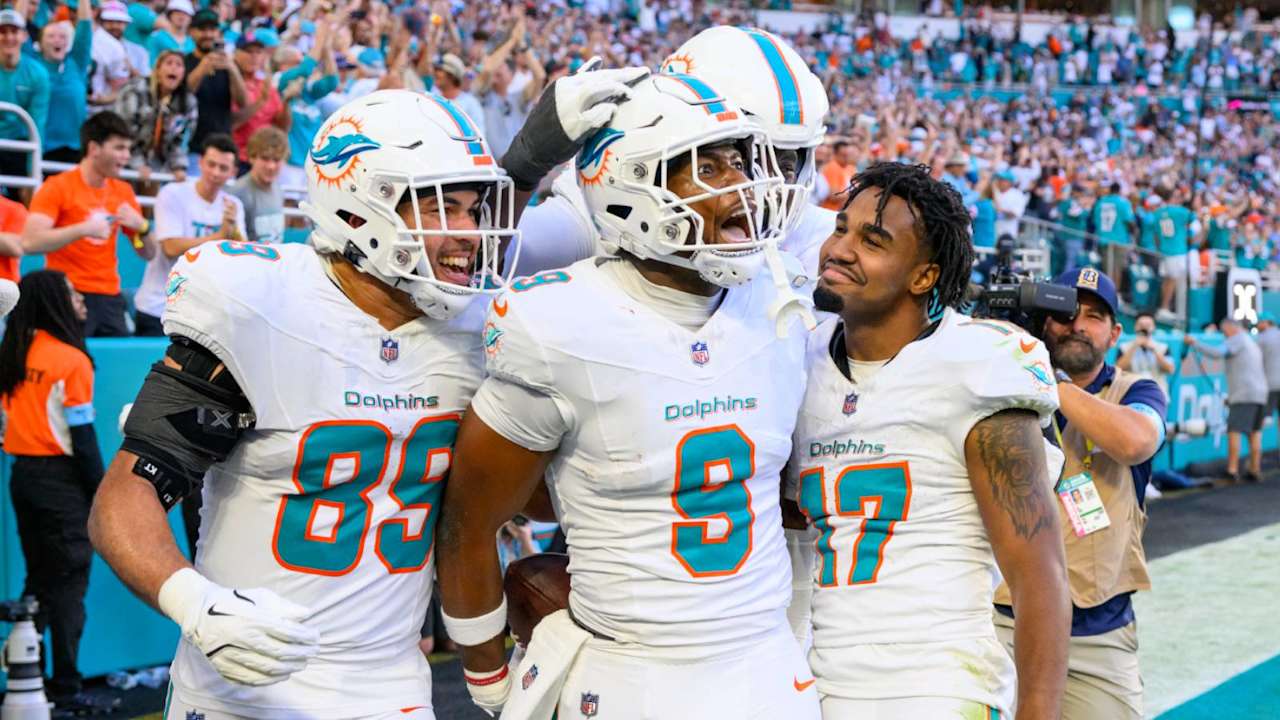 Jonnu Smith goes from zero catches to hero for Dolphins in overtime win ...