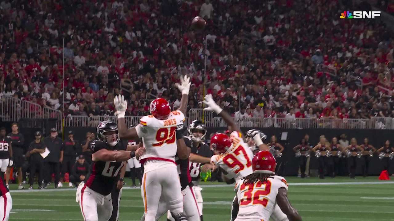 Atlanta Falcons quarterback Kirk Cousins' 14-yard touchdown loft to ...