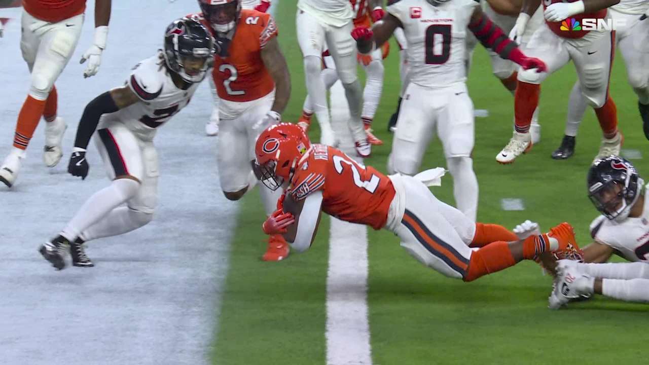 Chicago Bears running back Khalil Herbert scores Bears' first TD of ...