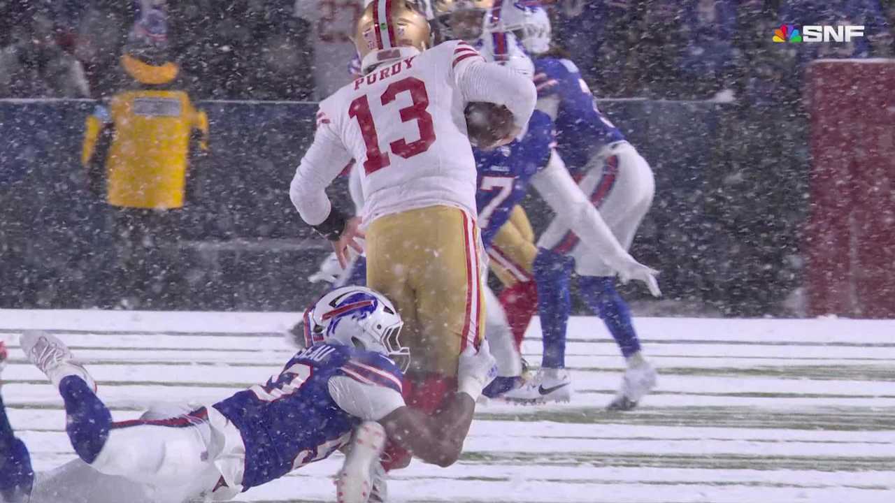 Buffalo Bills outside linebacker Greg Rousseau chases down San ...