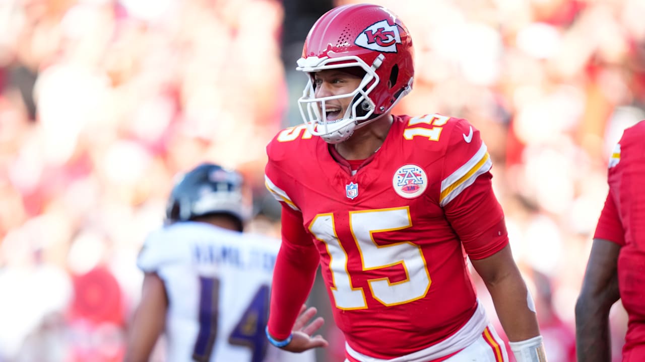 Chiefs QB Patrick Mahomes becomes fastest in NFL history to 250 passing ...