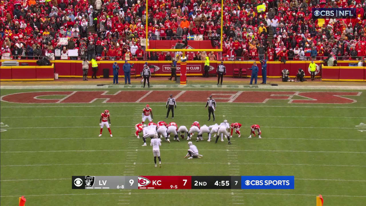 Las Vegas Raiders botch extra-point try after linebacker Bilal Nichols ...