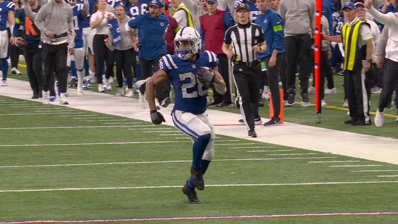 Can't-Miss Play: Indianapolis Colts running back Jonathan Taylor turns ...