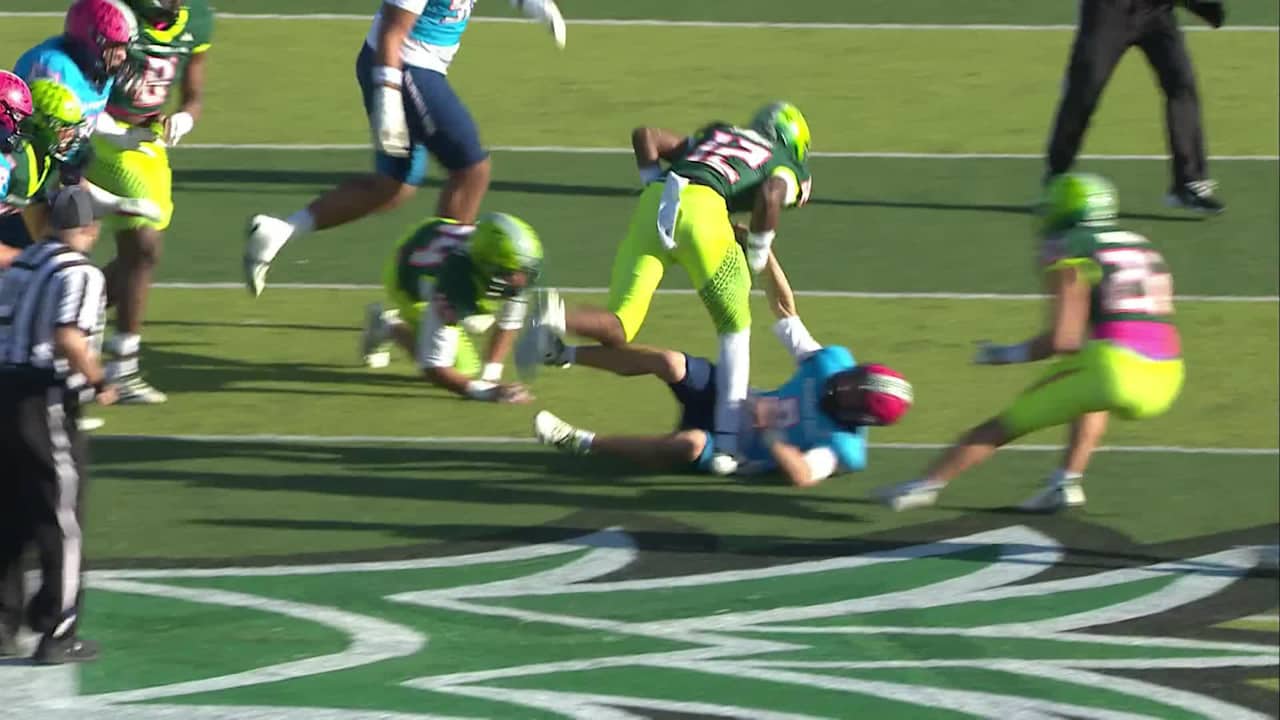 Uncommitted linebacker Omarii Sanders recovers the University of ...