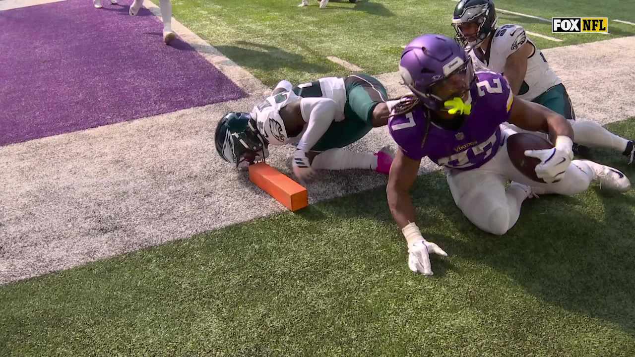 Minnesota Vikings running back Jordan Mason's goal-line reach results ...