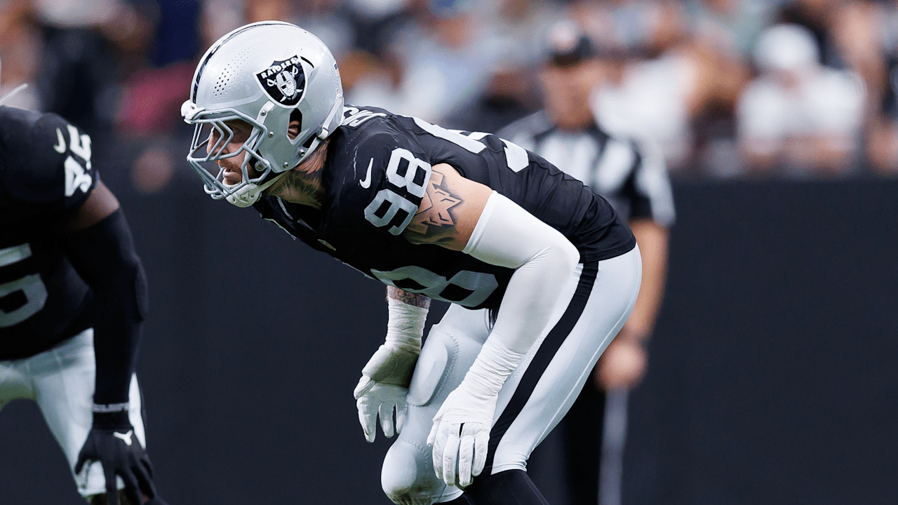 Raiders not interested in trading Pro Bowl DE Maxx Crosby, who wants to stay in Las Vegas