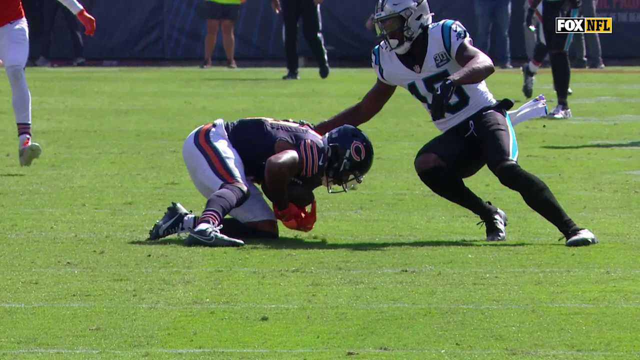 Chicago Bears safety Kevin Byard tracks ball for diving INT vs ...