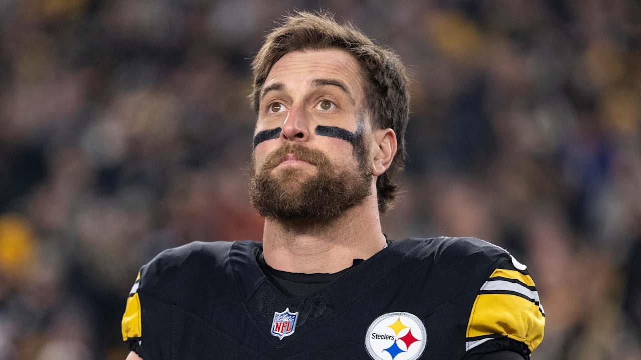 Two-time Pro Bowl WR Adam Thielen retiring from NFL after 13 seasons