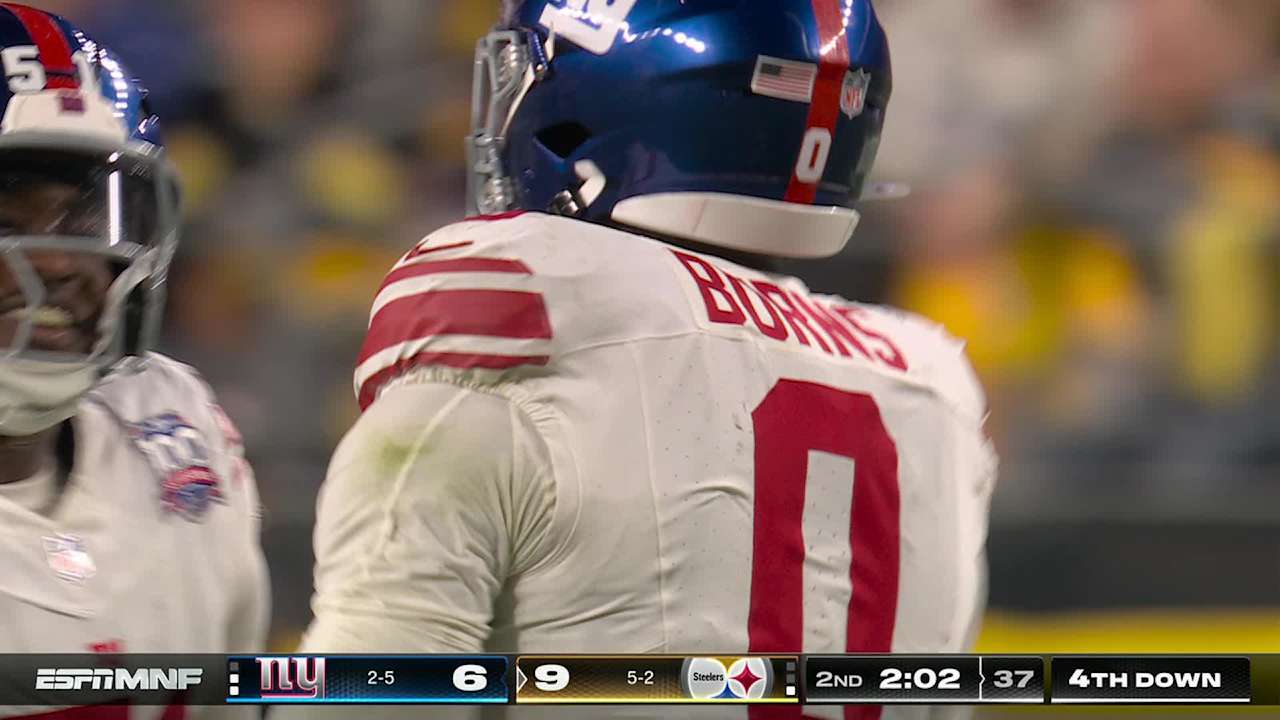 Linebacker Brian Burns teams up with defensive tackle Dexter Lawrence for New York Giants' third ...