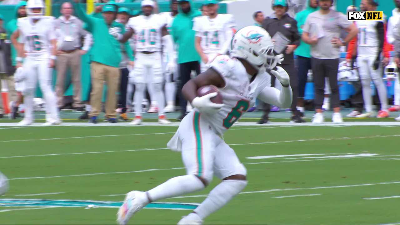 Miami Dolphins quarterback Tua Tagovailoa botches snap but finds wide ...